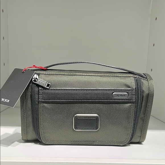 Tumi | Bags | Nwt Tumi Mens Medium Travelshave Kit | Poshmark